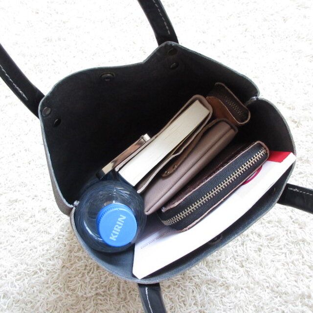 《牛革》new♪スクエアミニトート・クラック加工・ビンテージダークブラウン・0490 | iichi 日々の暮らしを心地よくするハンドメイドやアンティークのマーケットプレイス