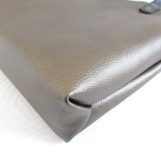 《牛革》三角マチのスクエアミニトート・ダークゴールド・シュリンクレザー・0550 | iichi 日々の暮らしを心地よくするハンドメイドやアンティークのマーケットプレイス