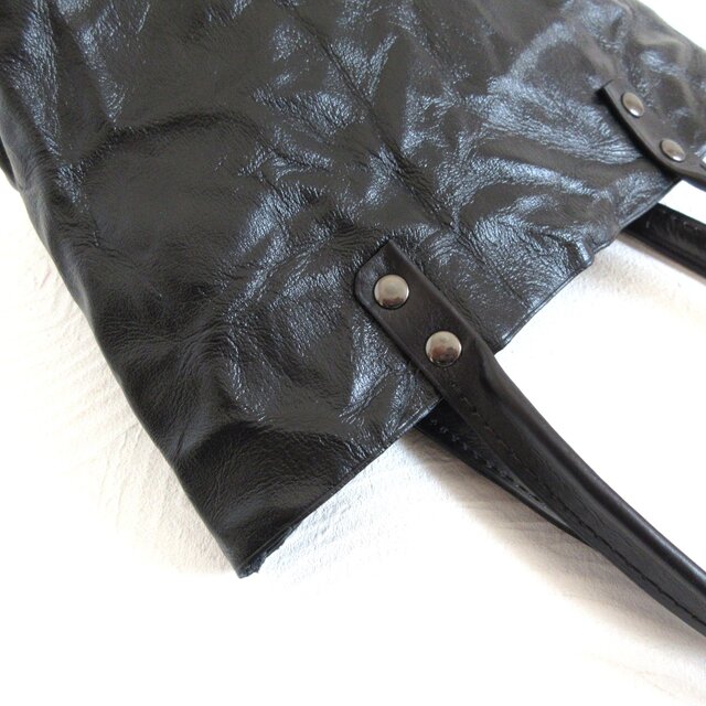 ぷっくり三角マチ♪《牛革》底マチワイドミニトート・ウォッシャブル・ブラック・0611 | iichi 日々の暮らしを心地よくするハンドメイドやアンティークのマーケットプレイス