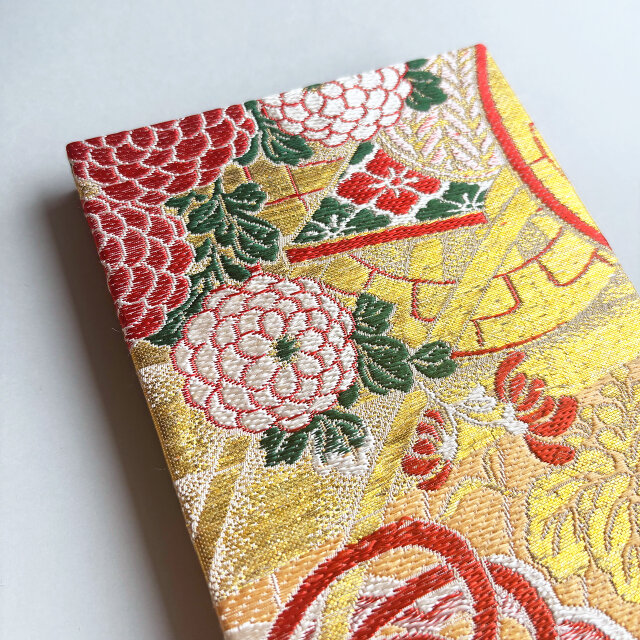 御朱印帳 菊 No.107 | iichi 日々の暮らしを心地よくするハンドメイドやアンティークのマーケットプレイス