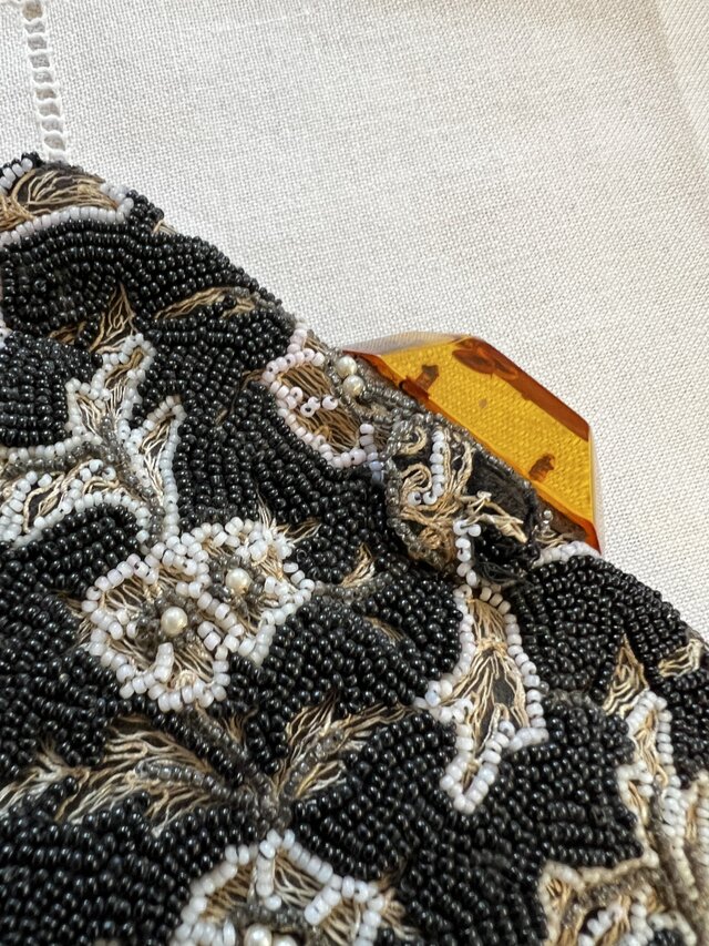 アンティークビーズ刺繍バッグ | iichi 日々の暮らしを心地よくするハンドメイドやアンティークのマーケットプレイス
