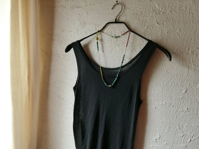 ＊turquoiseのネックレス。@ターコイズのナゲットビーズとアジアの古いビーズ＋ジャワの古色ビーズ＋古代ジャワ玉 | iichi 日々の暮らしを心地よくするハンドメイドやアンティークの ...