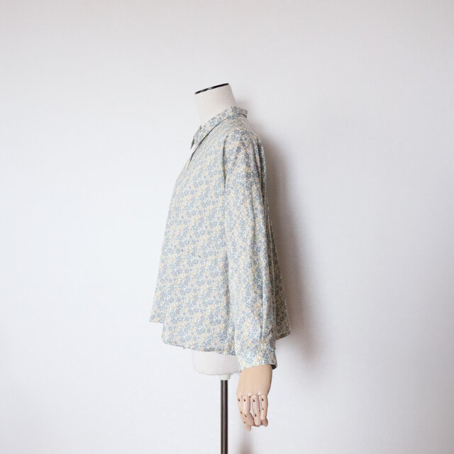 リバティ セラダインのゆったりシャツ | iichi 日々の暮らしを心地よくするハンドメイドやアンティークのマーケットプレイス