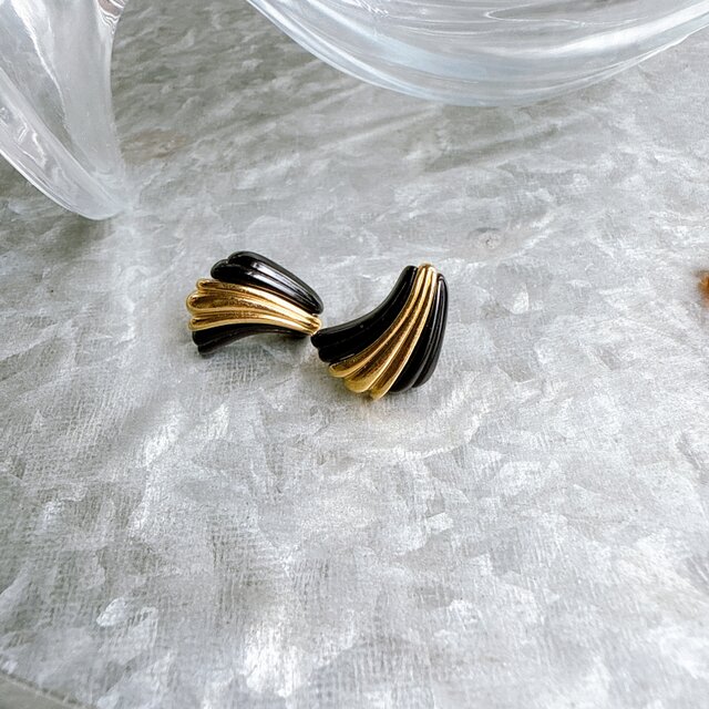 PA382-【 AVON 】エイボン・ヴィンテージピアス 1986 "About Town Earrings" | iichi 日々の暮らしを心地よくするハンドメイドやアンティークのマーケットプレイス