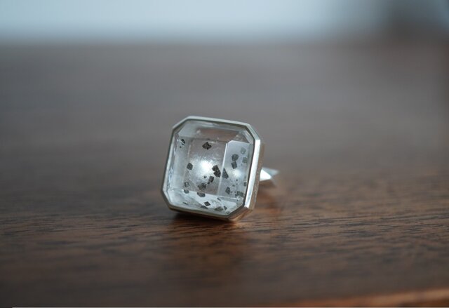marcasite in quartz ring | iichi 日々の暮らしを心地よくするハンドメイドやアンティークのマーケットプレイス
