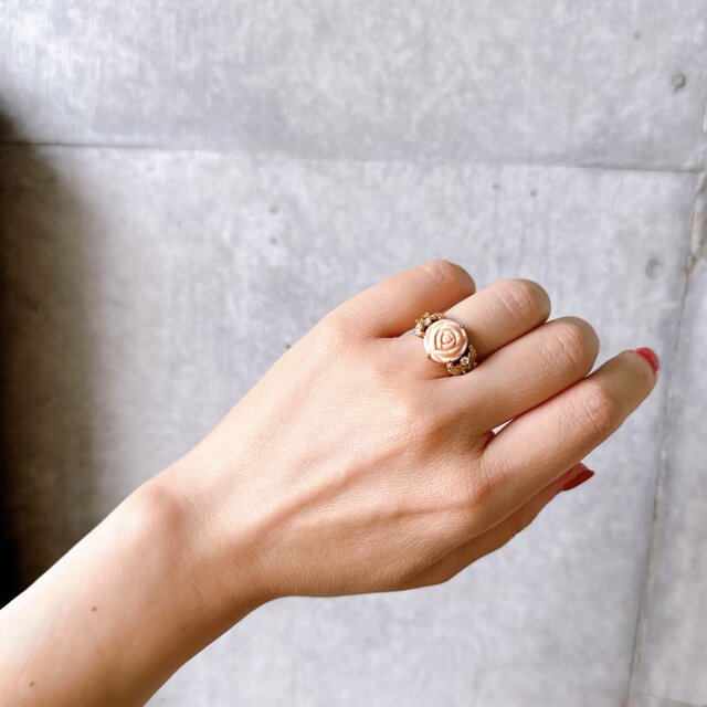 RA121-【 AVON 】エイボン・ヴィンテージリング 1973 " SERENA ROSE " Pink Rose | iichi 日々の暮らしを心地よくするハンドメイドやアンティークの ...