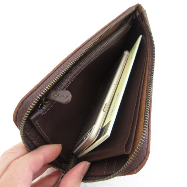 通帳もスリムに入る♪《牛革》L字ファスナーロングウォレット・シュリンク・ライトブラウン026 | iichi 日々の暮らしを心地よくするハンドメイドやアンティークのマーケットプレイス