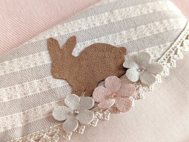 可愛いうさぎのポケットティッシュケース（ベージュ） | iichi 日々の暮らしを心地よくするハンドメイドやアンティークのマーケットプレイス