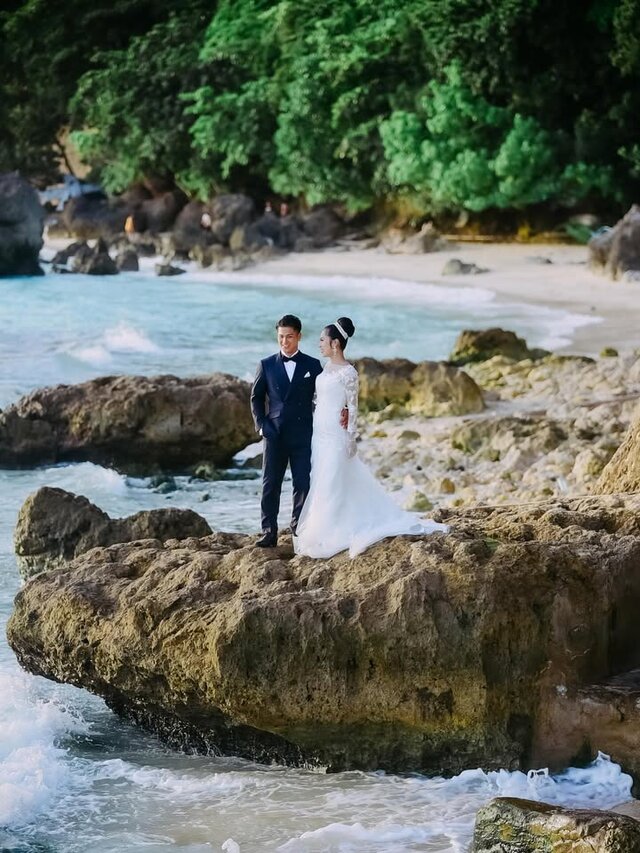 実例写真！ウエディングドレス+トップス マーメイドライン ビスチェウェディングドレス くるみボタン 前撮り | iichi 日々の暮らしを心地よくするハンドメイドやアンティークのマーケットプレイス