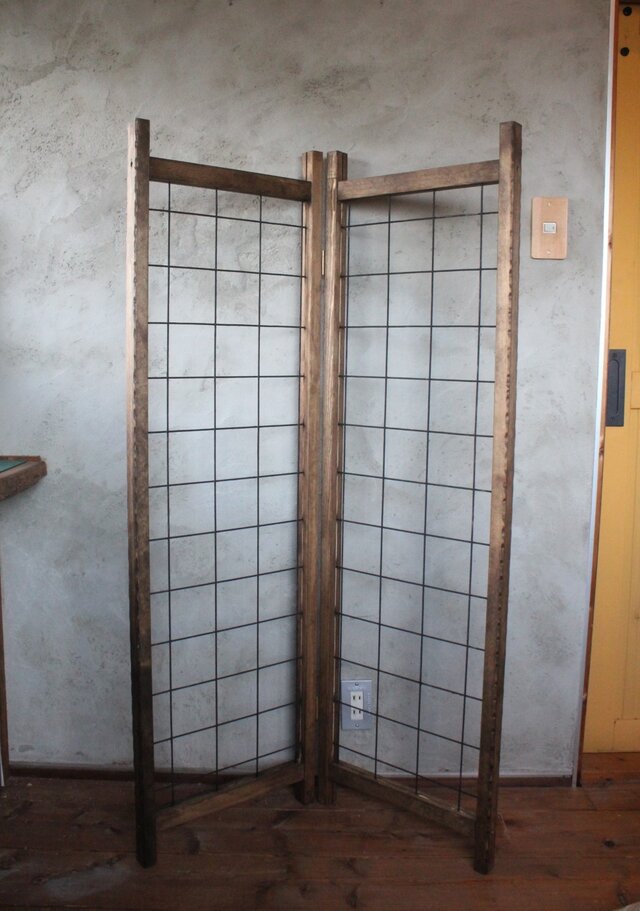 ディスプレイパーテーション細目 メッシュパネル アンティーク風のコピー | iichi 日々の暮らしを心地よくするハンドメイドやアンティークのマーケットプレイス