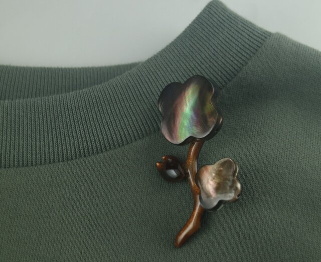 マザーオブパールの花 | iichi 日々の暮らしを心地よくするハンドメイドやアンティークのマーケットプレイス