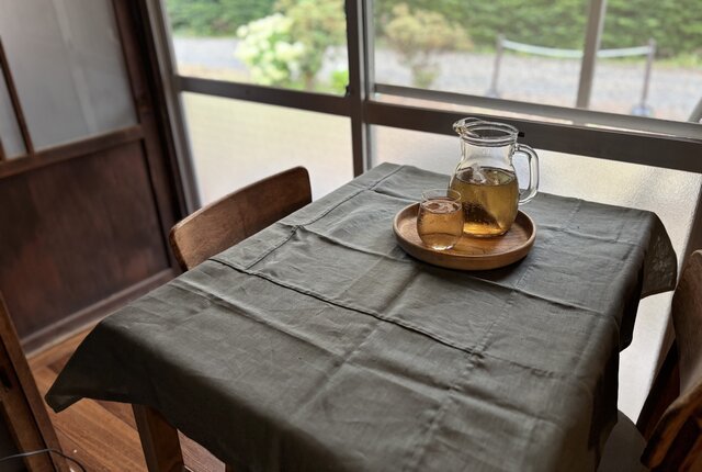 「日々にとけこむ、やさしい緑のリネン」つぎはぎリネン布（90×90）グリーン | iichi 日々の暮らしを心地よくするハンドメイドやアンティークのマーケットプレイス