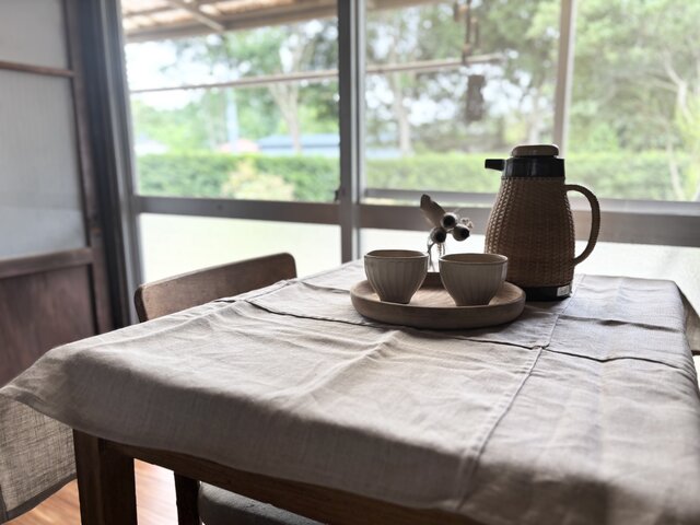 風そよぐ、生成りリネンつぎはぎ布（90×90cm）生成り | iichi 日々の暮らしを心地よくするハンドメイドやアンティークのマーケットプレイス