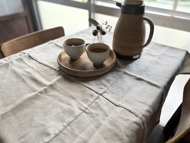 風そよぐ、生成りリネンつぎはぎ布（90×90cm）生成り | iichi 日々の暮らしを心地よくするハンドメイドやアンティークのマーケットプレイス