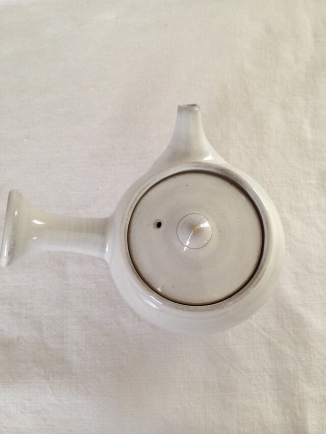 急須(アンティークホワイト) | iichi 日々の暮らしを心地よくするハンドメイドやアンティークのマーケットプレイス