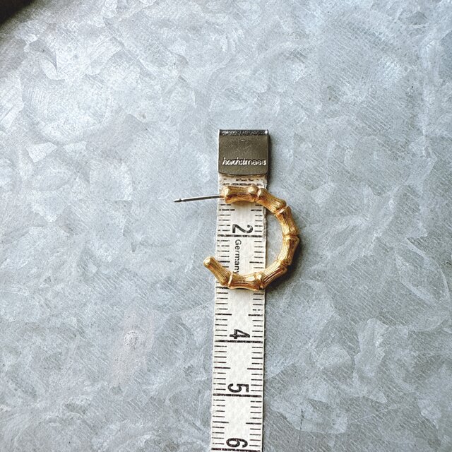 PA386-【 AVON 】エイボン・ヴィンテージピアス 1985 Golden Bamboo Hoops | iichi 日々の暮らしを心地よくするハンドメイドやアンティークのマーケットプレイス