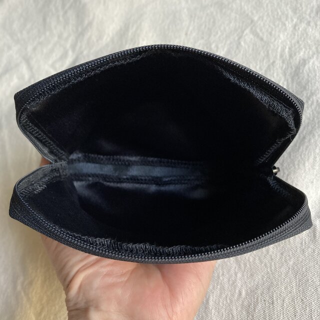 訳あり1点！特別価格【3way】人気No.1！手のひらサイズ薄型コンパクト 一体型ポケットティッシュポーチ／アウトレット | iichi 日々の暮らしを心地よくするハンドメイドやアンティークの ...