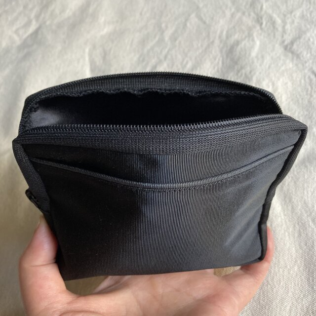 訳あり1点！特別価格【3way】人気No.1！手のひらサイズ薄型コンパクト 一体型ポケットティッシュポーチ／アウトレット | iichi 日々の暮らしを心地よくするハンドメイドやアンティークの ...