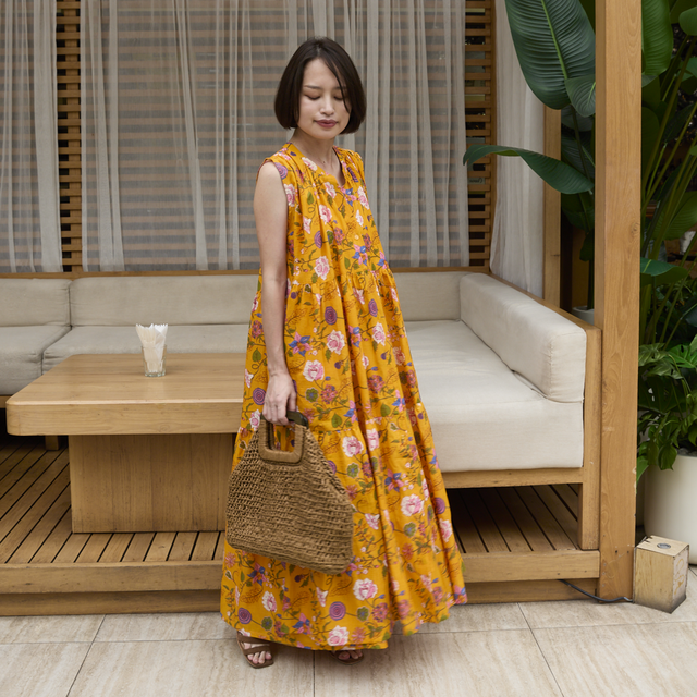 【着丈調整可能】蒸し暑い時期にサラサラしたインド綿 プリントティアードワンピース オレンジ 0736OR | iichi 日々の暮らしを心地よくするハンドメイドやアンティークのマーケットプレイス