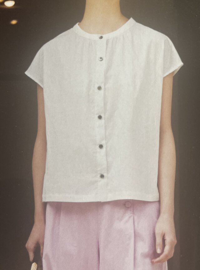 毎日着られる大人服 フレンチスリーブブラウス リバティタナローン パトリックゴードン ネイビー | iichi 日々の暮らしを心地よくするハンドメイドやアンティークのマーケットプレイス