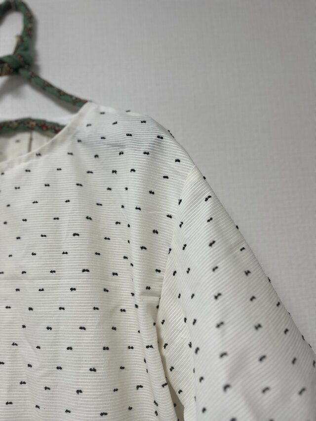 布帛Tシャツ 布帛 ドビー刺繍 コットン アイボリーにブラック | iichi 日々の暮らしを心地よくするハンドメイドやアンティークのマーケットプレイス