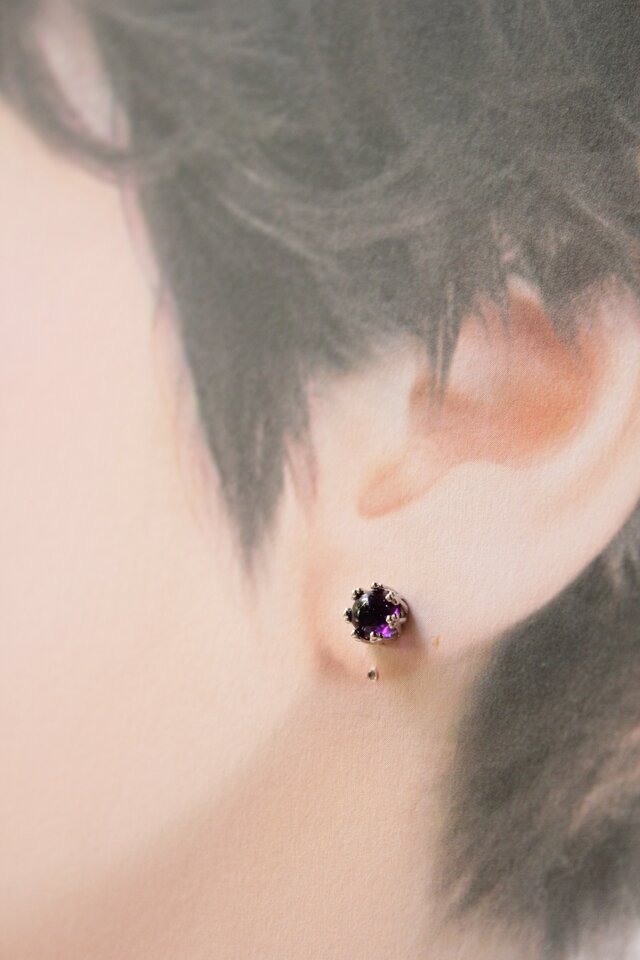 アメジストのプチピアス/silver | iichi 日々の暮らしを心地よくするハンドメイドやアンティークのマーケットプレイス