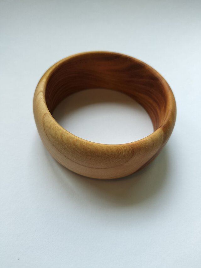 ウッドバングル KE 01-CL けやき | iichi 日々の暮らしを心地よくするハンドメイドやアンティークのマーケットプレイス