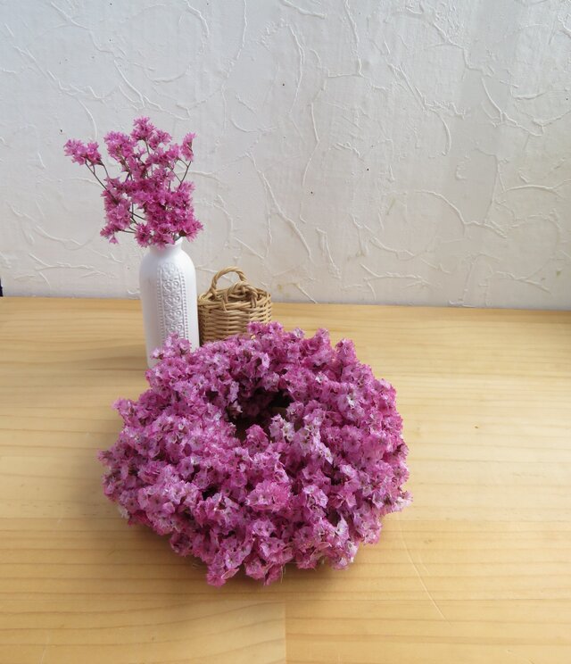 Starch Raspberry Dance Wreath | iichi 日々の暮らしを心地よくするハンドメイドやアンティークのマーケットプレイス