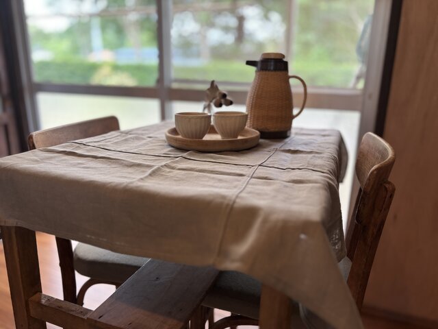 カーキリネンのつぎはぎクロス／90×90cm テーブル・カーテンにも | iichi 日々の暮らしを心地よくするハンドメイドやアンティークのマーケットプレイス