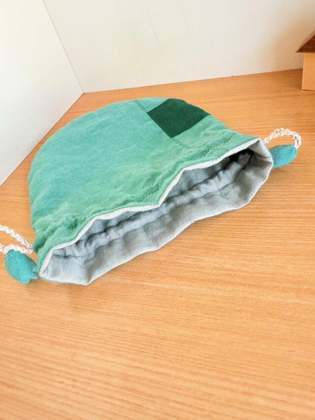 播州織のラウンド巾着袋のコピー（グリーン） | iichi 日々の暮らしを心地よくするハンドメイドやアンティークのマーケットプレイス