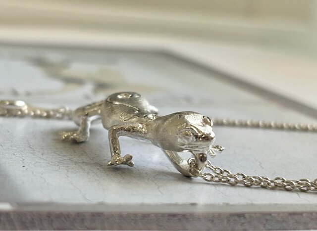 夏季限定 レオパダイヤモンドネックレス0.02ct | iichi 日々の暮らしを心地よくするハンドメイドやアンティークのマーケットプレイス