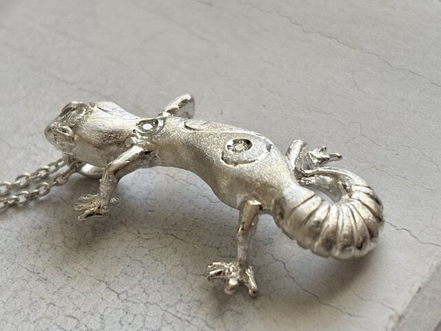 夏季限定 レオパダイヤモンドネックレス0.02ct | iichi 日々の暮らしを心地よくするハンドメイドやアンティークのマーケットプレイス