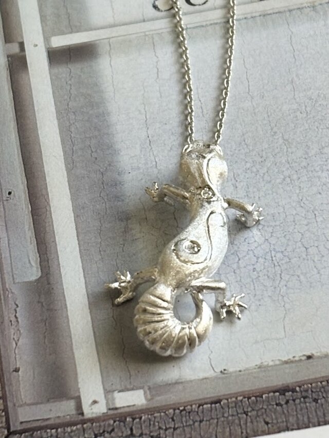 夏季限定 レオパダイヤモンドネックレス0.02ct | iichi 日々の暮らしを心地よくするハンドメイドやアンティークのマーケットプレイス