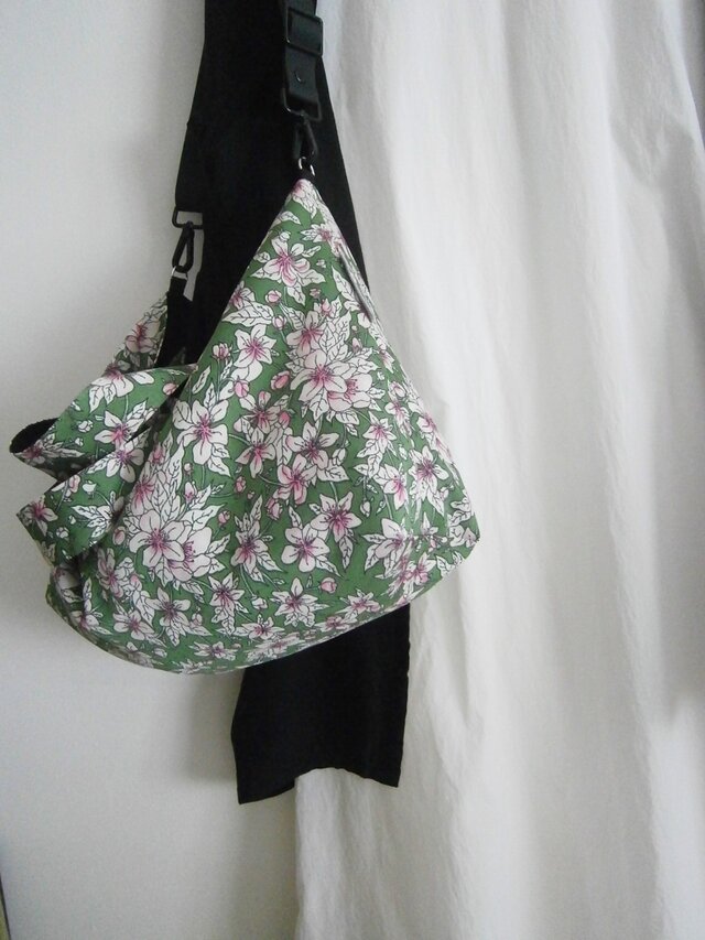 Retrobotanical×linen LightWeightBag＆pouch | iichi 日々の暮らしを心地よくするハンドメイドやアンティークのマーケットプレイス
