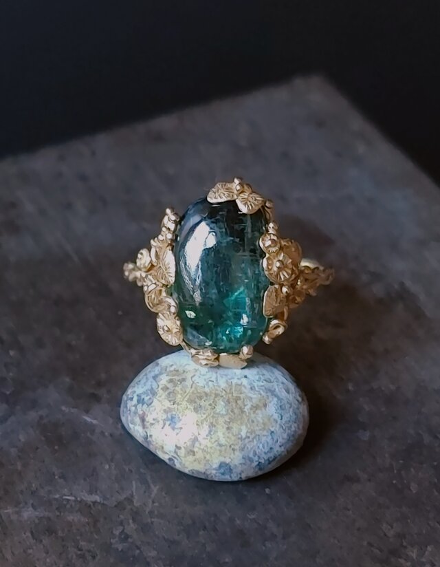 深いみどりのリング SV.k22GP | iichi 日々の暮らしを心地よくするハンドメイドやアンティークのマーケットプレイス