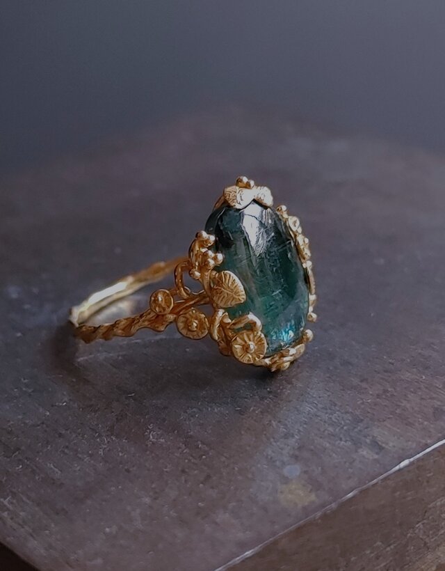 深いみどりのリング SV.k22GP | iichi 日々の暮らしを心地よくするハンドメイドやアンティークのマーケットプレイス