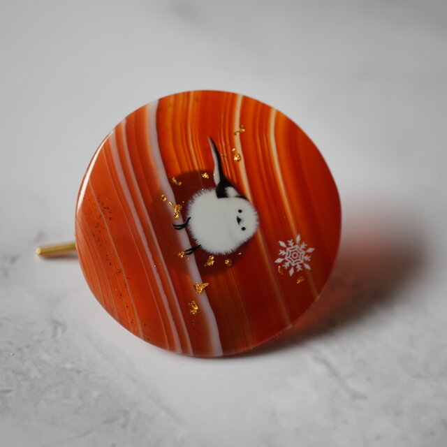 （一点物）天然石 サードオニキスとシマエナガのポニーフック（金沢箔24K入り） 帯留め ブローチ | iichi 日々の暮らしを心地よくするハンドメイドやアンティークのマーケットプレイス