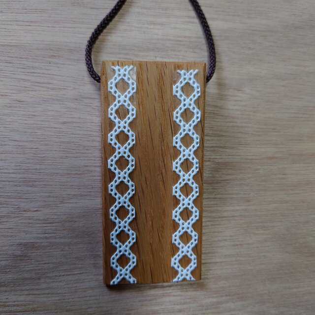 ナチュラル Nas66 木製 ドアストッパー ドア止め ミニ 天然杢楢無垢材 | iichi 日々の暮らしを心地よくするハンドメイドや ...