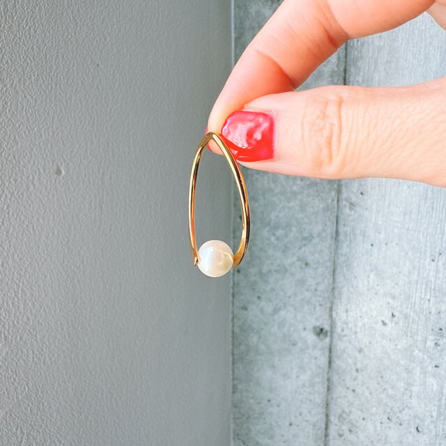 PA389-【 AVON 】エイボン・ヴィンテージピアス 1999 Pearlesque Gold Hoop | iichi 日々の暮らしを心地よくするハンドメイドやアンティークのマーケットプレイス