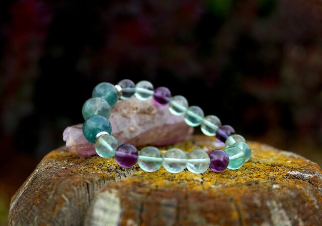 フローライトAAA級、ブルーフローライトAAA級、ブレスレット 集中力、霊的能力、精神性を高める | iichi 日々の暮らしを心地よくするハンドメイドやアンティークのマーケットプレイス