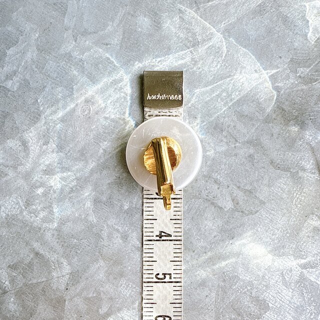 Y1167-ヴィンテージイヤリング・U.S.A. 1960s Silky Cabochon Earrings | iichi 日々の暮らしを心地よくするハンドメイドやアンティークのマーケットプレイス