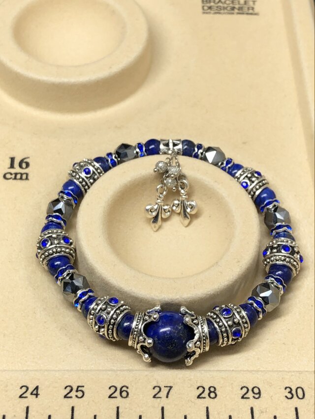 ラピスラズリ ヨーロピアン 百合の紋章 天然石ブレスレット | iichi 日々の暮らしを心地よくするハンドメイドやアンティークのマーケットプレイス