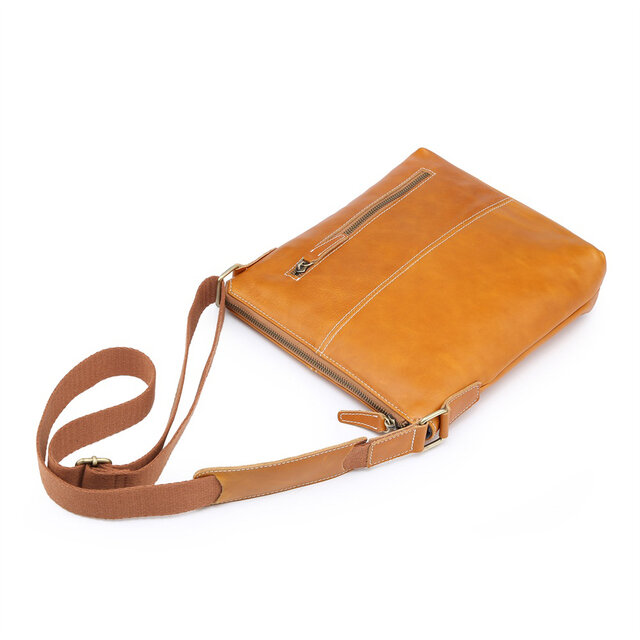 本革 小物ポシェット付き iPad 収納対応 手提げ 縦型デザイン 肩掛け両用 レザー メンズ キャメル Y05 | iichi 日々の暮らしを心地よくするハンドメイドやアンティークの ...
