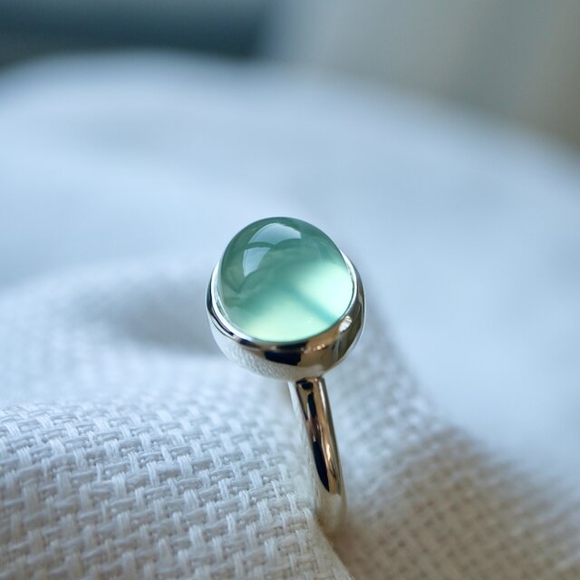 [ブドウの実] prehnite ring | iichi 日々の暮らしを心地よくするハンドメイドやアンティークのマーケットプレイス
