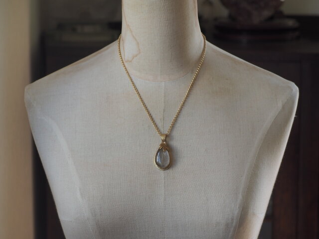 雷雨の後に ルチルクォーツ | iichi 日々の暮らしを心地よくするハンドメイドやアンティークのマーケットプレイス