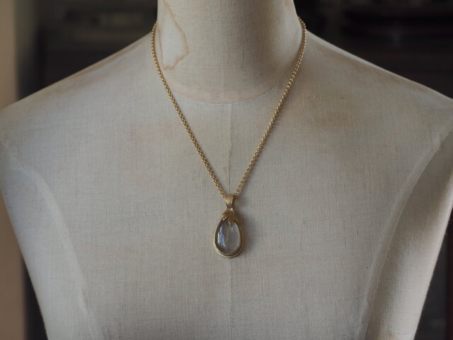 雷雨の後に ルチルクォーツ | iichi 日々の暮らしを心地よくするハンドメイドやアンティークのマーケットプレイス