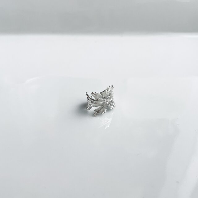 Herb leafイヤーカフ〈Silver-シルバー〉 | iichi 日々の暮らしを心地よくするハンドメイドやアンティークのマーケットプレイス