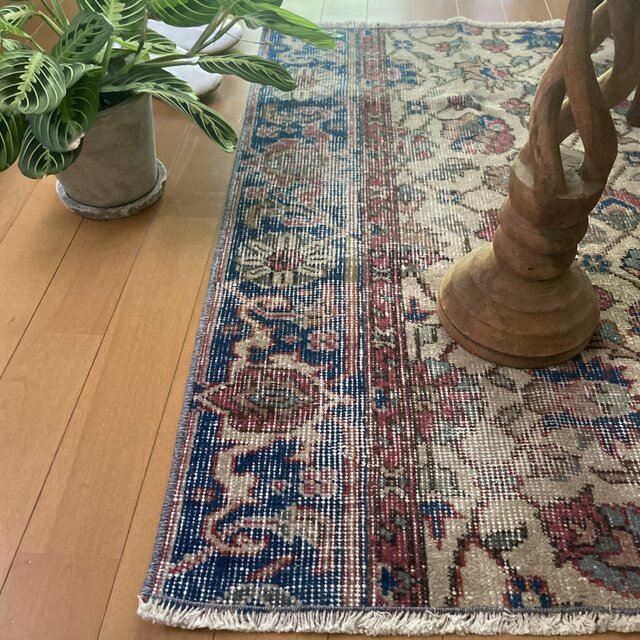 60×93 生成り×ピンク 草花ボタニカル トルコヴィンテージラグ | iichi 日々の暮らしを心地よくするハンドメイドやアンティークのマーケットプレイス