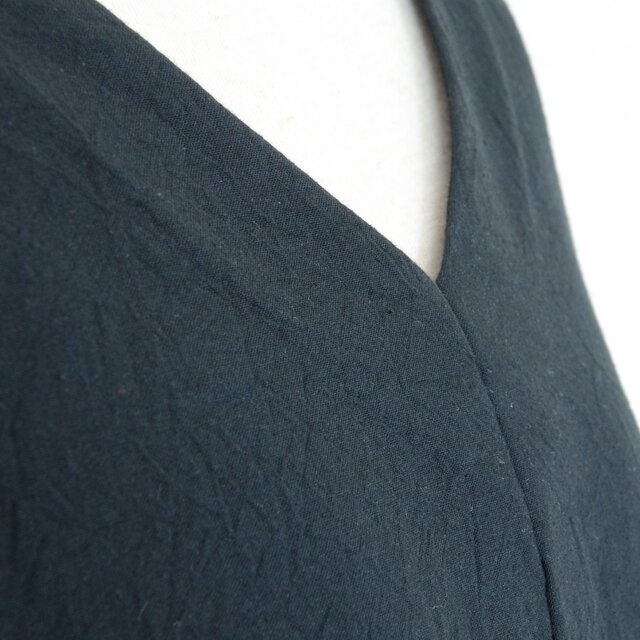 フレンチスリーブのフロントタックワンピース ブラック コットン100％ | iichi 日々の暮らしを心地よくするハンドメイドやアンティークのマーケットプレイス