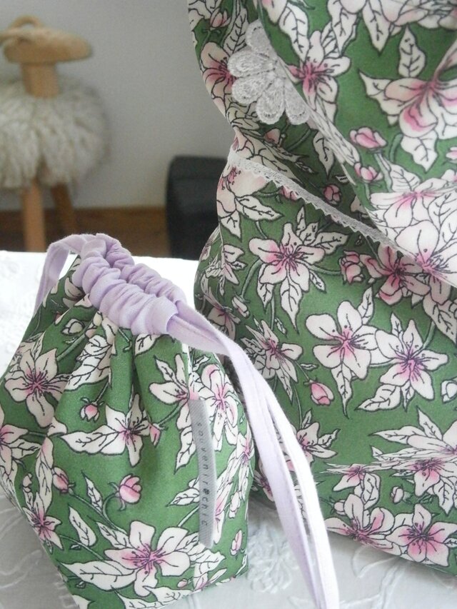 Retrobotanical×linen LightWeightBag＆pouch | iichi 日々の暮らしを心地よくするハンドメイドやアンティークのマーケットプレイス